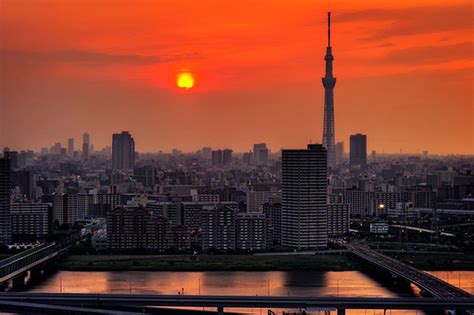 Photo 骚瑞 日本摄影师jason Arney近期在黄昏时刻为一座日本的乡下小山村拍摄了一组非常漂亮的蓝色照片… Flickr