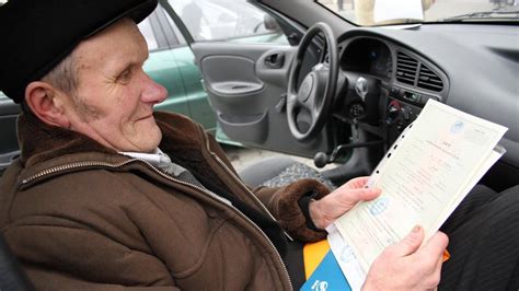 Ветерани праці в Україні — хто може отримати статус та які пільги доступні у 2025 році Новини Live