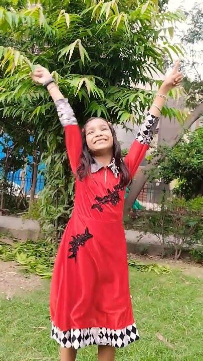 Shorts Koi Ladki Hai Aage Hai Barsaat Chak Doom Doom 🥰🥰😘😘