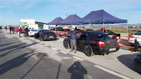 Зам кметът на Монтана подкара „Субару“ на писта „Дракон“ край Калояново снимки