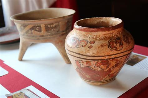 Womans 399 Thrift Store Vase Turned Out To Be A Mayan Artifact