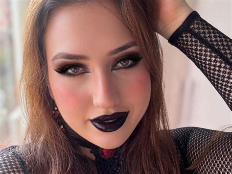 Yennefer ღu꒳uღs Profile E Pal