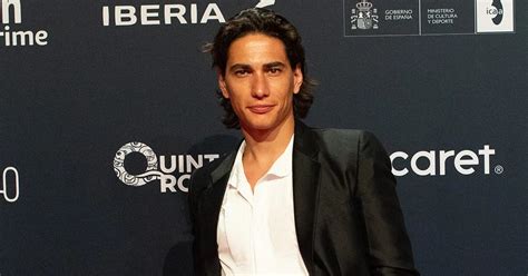 Enzo Vogrincic Sorprende Como Presentador En Los Premios Platino 2024