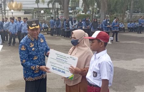 Tiga Ahli Waris Terima Santunan Dari BPJS Ketenagakerjaan