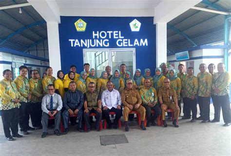 Hotel Tanjung Gelam Di Pelabuhan KPK Karimun Bagi Masyarakat Hinterland