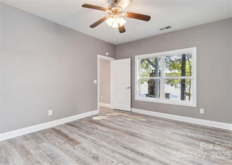 2817 Lakefront Dr Belmont Nc 28012 Mls 4253214 Redfin