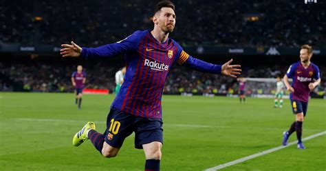 Con un Lionel Messi superlativo el Barcelona goleó al Betis en un partido clave por la