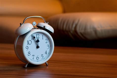 Alarm Clock In Bedroom Creative Commons Bilder