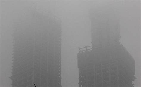 全国多地大雾天气部分地区能见度不足50米 搜狐大视野 搜狐新闻