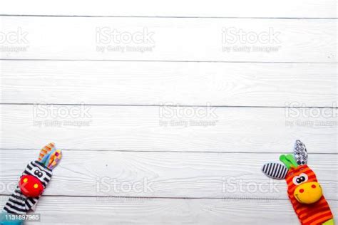 아이 교육 장난감 프레임 흰색 바탕에 개발 평면도 평평한 누워 텍스트의 공간 복사 0명에 대한 스톡 사진 및 기타 이미지 0