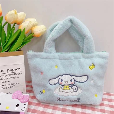 Sanrio Cute Cartoon Plushie Zip Handbag Kuromi Melody Cinnamon Kitty Pochacco 三丽鸥可爱卡通拉链毛绒手拿包库洛米美