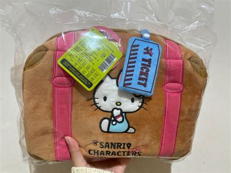 出清價 昇恆昌 玩咖必備hello Kitty舒壓抱枕毛毯組 家具及居家用品 床具浴巾在旋轉拍賣
