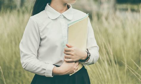 La expulsan del colegio porque sus tobillos podían distraer a los