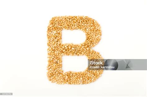 구운 참깨 문자 B 어퍼 케이스 영어 알파벳 흰색 배경에 고립 0명에 대한 스톡 사진 및 기타 이미지 0명 깨 대문자 Istock