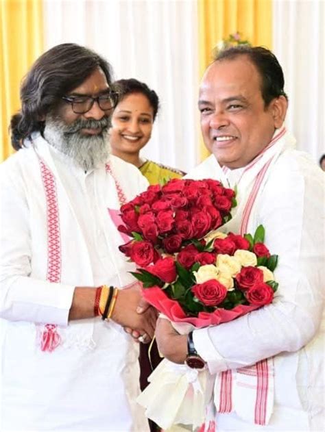 हेमंत सोरेन कैबिनेट का विस्तार इन 11 विधायकों ने ली मंत्री पद की शपथ