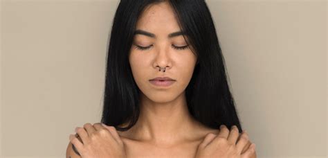 How To Get Rid Of Nose Piercing Bump Roll And Feel