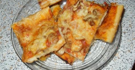 Pizza Con Funghi Einfach And Lecker Daskochrezeptde