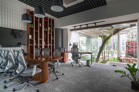 Exploring Types Of Glass Partitions For Office Interior Designs