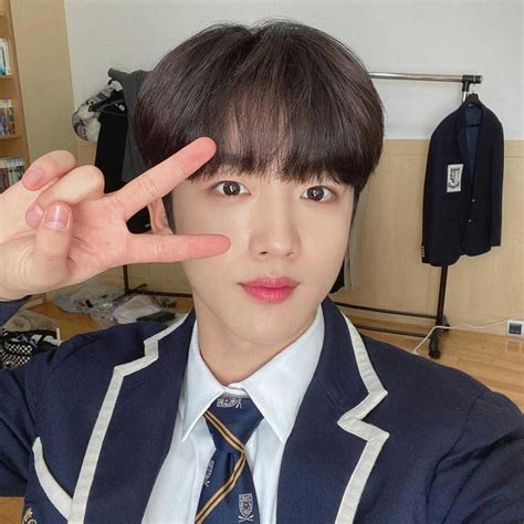 10 Potret Kim Yo Han Jadi Pemeran Utama Di Kdrama School 2021