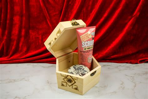 Hexagonal Box Artphull