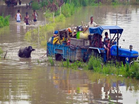 Delhi Flood Water Level In Yamuna On Record Level दिल्ली ने देखा नहीं