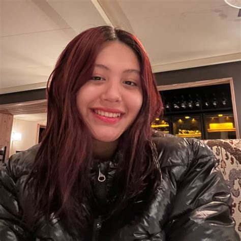 A R I Kels Tp • Threads Say More