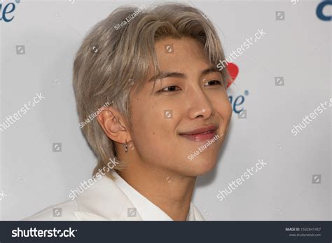 200 Imágenes Fotos De Stock Objetos En 3d Y Vectores Sobre Rm Bts Shutterstock