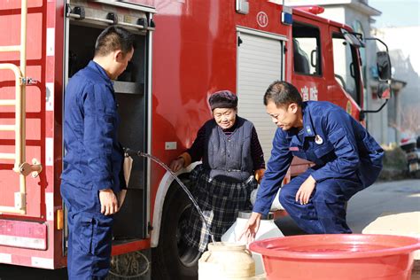 贵州黔西：送水到户解民忧生活林泉镇用水