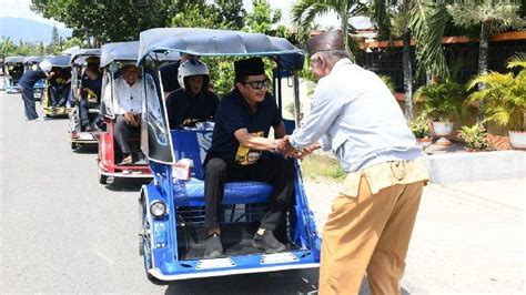Diantar Puluhan Pengemudi Bentor Fadel Muhammad Resmi Daftar Diri