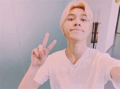 𝘹𝘪𝘢𝘰𝘭𝘶𝘷𝘴𝘴 ˒★ Peace Gesture Peace