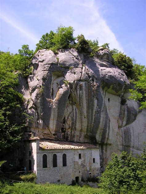 L Eremo di Sant Onofrio a Serramonacesca luogo di pace e silenzio ViPiù