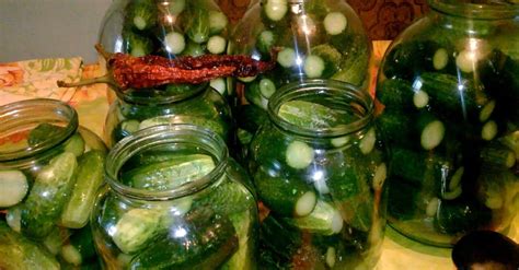Як закрити огірки в банках щоб вони зберегли колір та були хрумкими лайфхак з ошпарюванням