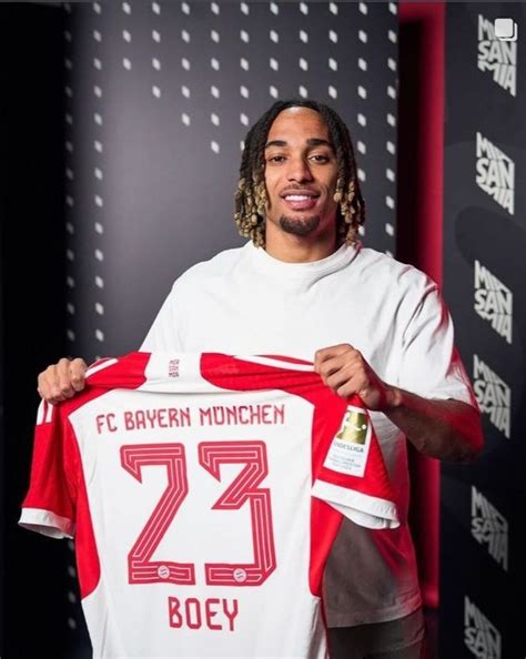 Sacha Boey Bayern Münih te Münih Futbol alıntıları Futbol resimleri