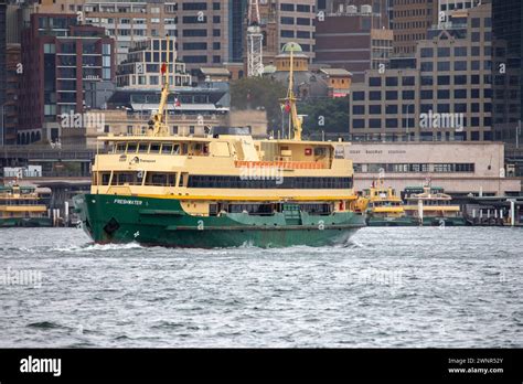 Manly Ferry The Mv Freshwater Leaves Circular Quay Heading To Manly