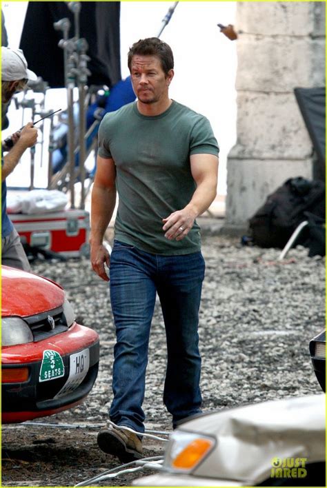 Mark Wahlberg On Transformers 4 Mark Wahlberg Moda Chris Hemsworth
