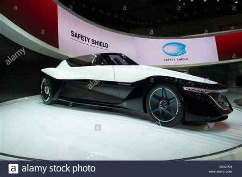 Nissan Bladeglider Concept Electric Car At Tokyo Motor Show 2013 In