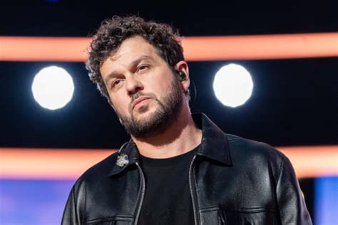 Claudio Capéo Mal à Laise Avec Largent Qui Rentre Il A Caché à