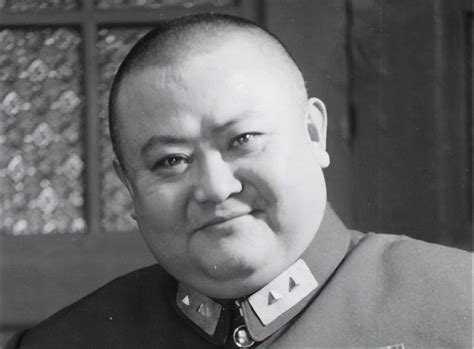 身为抗战英雄，他一生娶了40多个老婆，83岁去世，至今却还未下葬 搜狐大视野 搜狐新闻