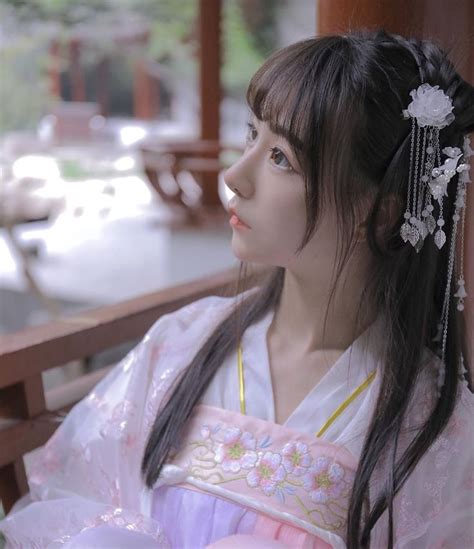 Echo Wang On Instagram “终于如愿尝试了汉服 穿搭有问题的地方 请大家海涵💕” Beautiful Crown