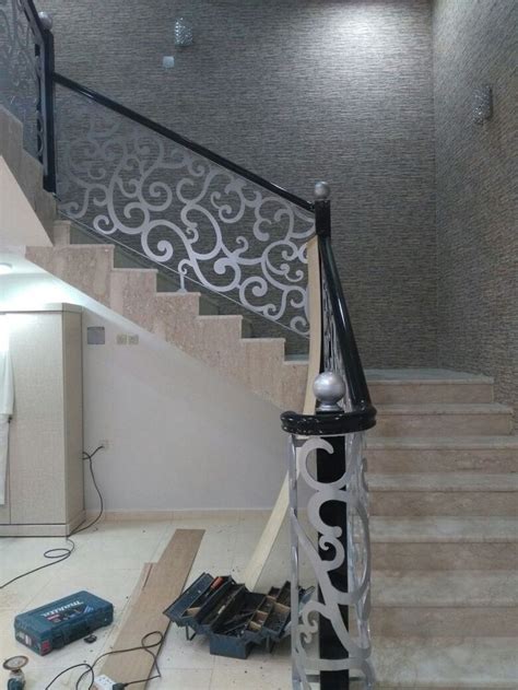 Pin By ابواب درج حديد البيوت الذهبية On درج داخلي Stair Railing
