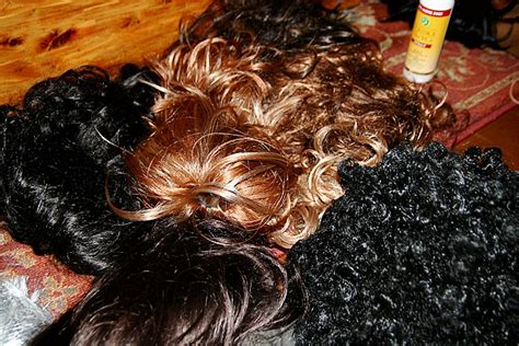 How To Wear A Wig Properly Clickhowto