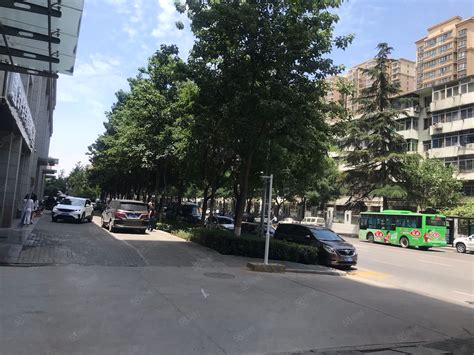 【6图】适合汽修 纯框架有停车位 门头近20米 前后门 无需装修西安未央辛家庙首府尚苑凤城九路商铺商铺租售生意转让出租 西安58同城