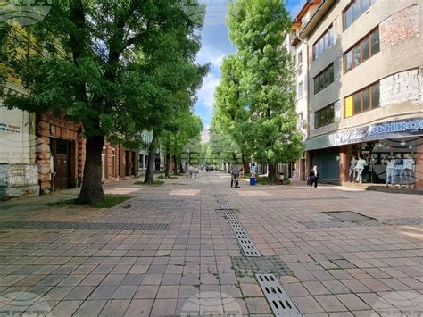 Ремонти на част от пешеходната зона в центъра на Плевен на Летния театър и улици са включени в