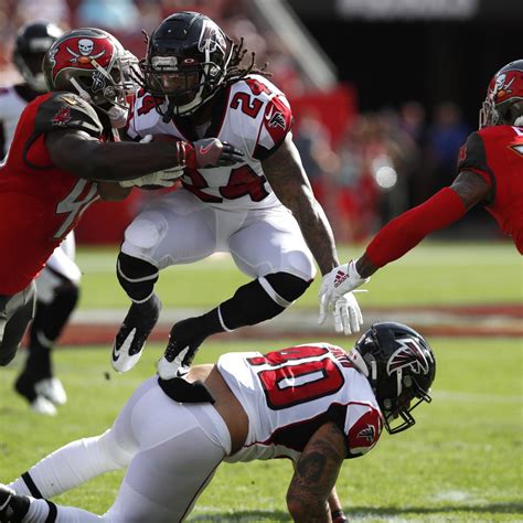 Giants Rumors Devonta Freeman Draws Interest After Saquon Barkleys