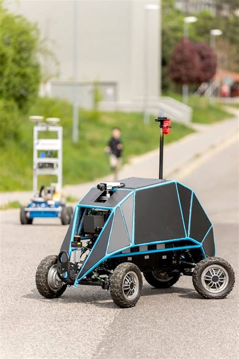 developing a universal algorithm for mobile robots with husky ugv