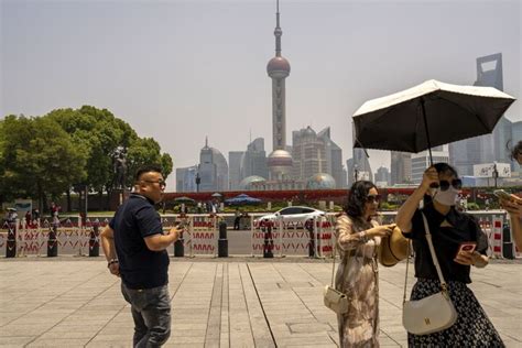 Why Is Chinas Economy Struggling Bloomberg
