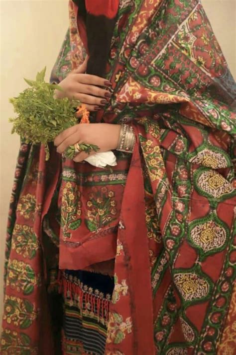 Pin By Ana الـرمـانـه On صنعانية يمنيه Yemeni Clothes Yemen
