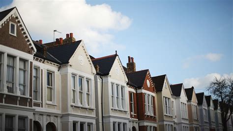 UK house prices leap to record high
