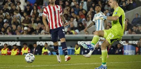 Dibu Mart Nez Y Un R Cord Hist Rico Se Convirti En El Arquero De La Selecci N Que M S Tiempo