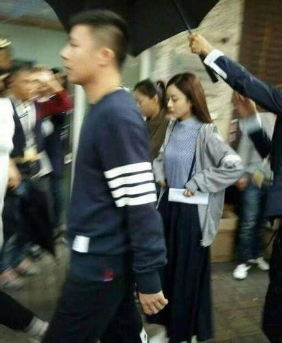 谁说赵丽颖是太平公主看看她近照就知道胸部暴增